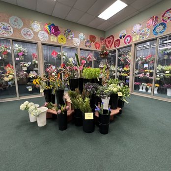 WES’ FLOWERS - Updated December 2025 - 163 Photos & 214 Reviews - 28007 ...