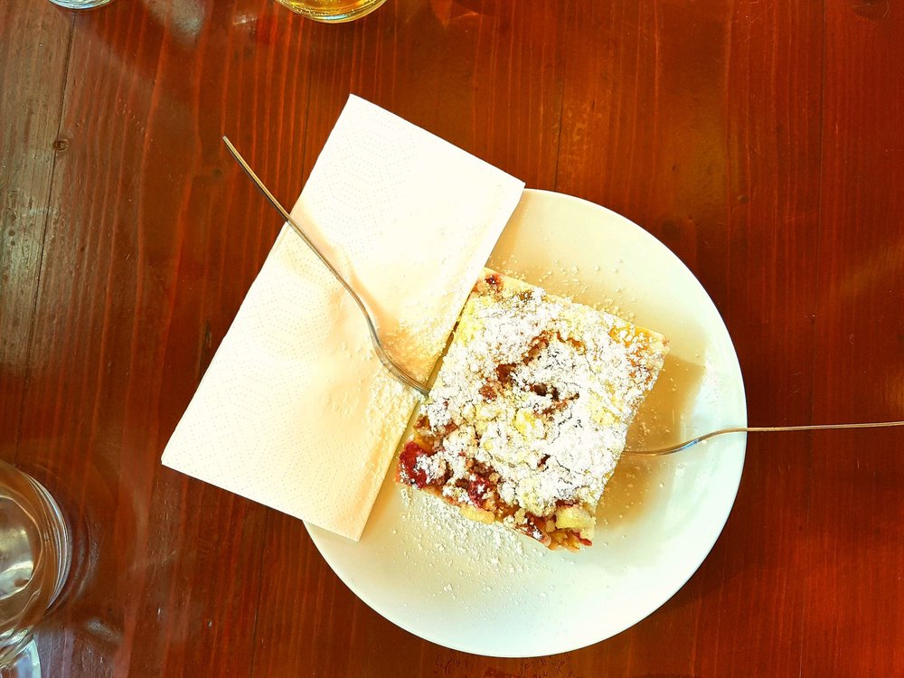 HEURIGER LEITNER - Updated April 2024 - 18 Photos - Sprengersteig 68 ...