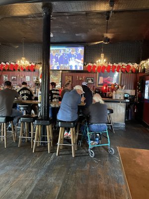 THE R BAR - Updated December 2025 - 152 Photos & 182 Reviews - 1431 ...