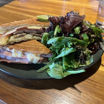 HOPMONK TAVERN - NOVATO - Updated November 2024 - 668 Photos & 841 ...