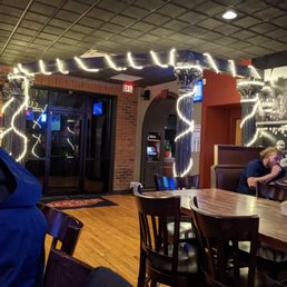 RED OAK PUB AND RESTAURANT - Updated June 2025 - 134 Photos & 201 ...