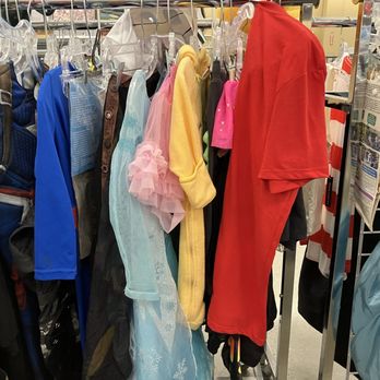 SAVERS - Updated December 2025 - 225 Photos & 340 Reviews - 7117 ...