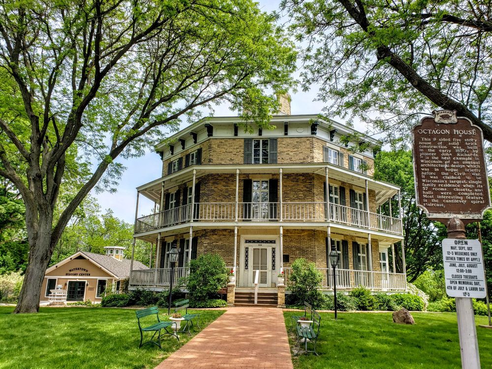 OCTAGON HOUSE - Updated August 2025 - 65 Photos - 919 Charles St ...