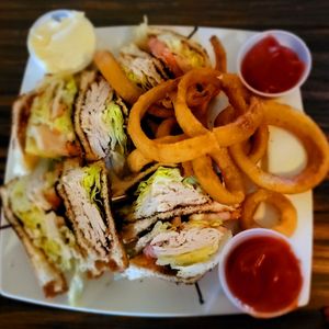 BACK PORCH 585 - Updated April 2025 - 10 Photos - 3739 Monroe-Orleans ...