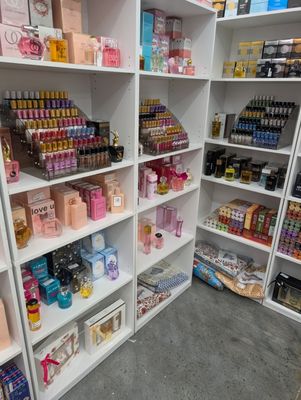 PAINTED TREE BOUTIQUES - Updated December 2025 - 11 Photos - 8970 S ...