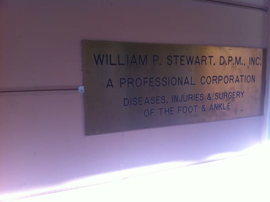 STEWART WILLIAM DPM - Updated January 2026 - 24 Reviews - 2301 Camino ...
