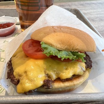 SHAKE SHACK HARVARD SQUARE - Updated May 2025 - 333 Photos & 446 ...