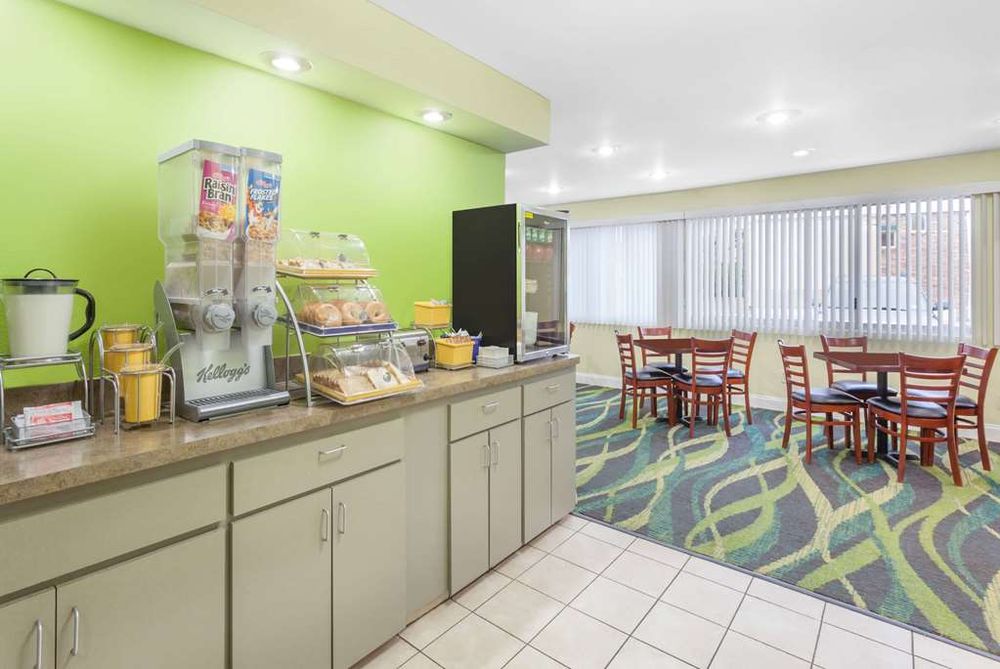 DAYS INN BY WYNDHAM ALBANY SUNY - Updated March 2025 - 55 Photos & 37 ...