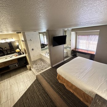 POSTMARC HOTEL & SPA SUITES - Updated July 2024 - 451 Photos & 556 ...