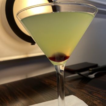 THREE ROSES TAVERN - Updated August 2025 - 48 Photos & 34 Reviews - 117 ...