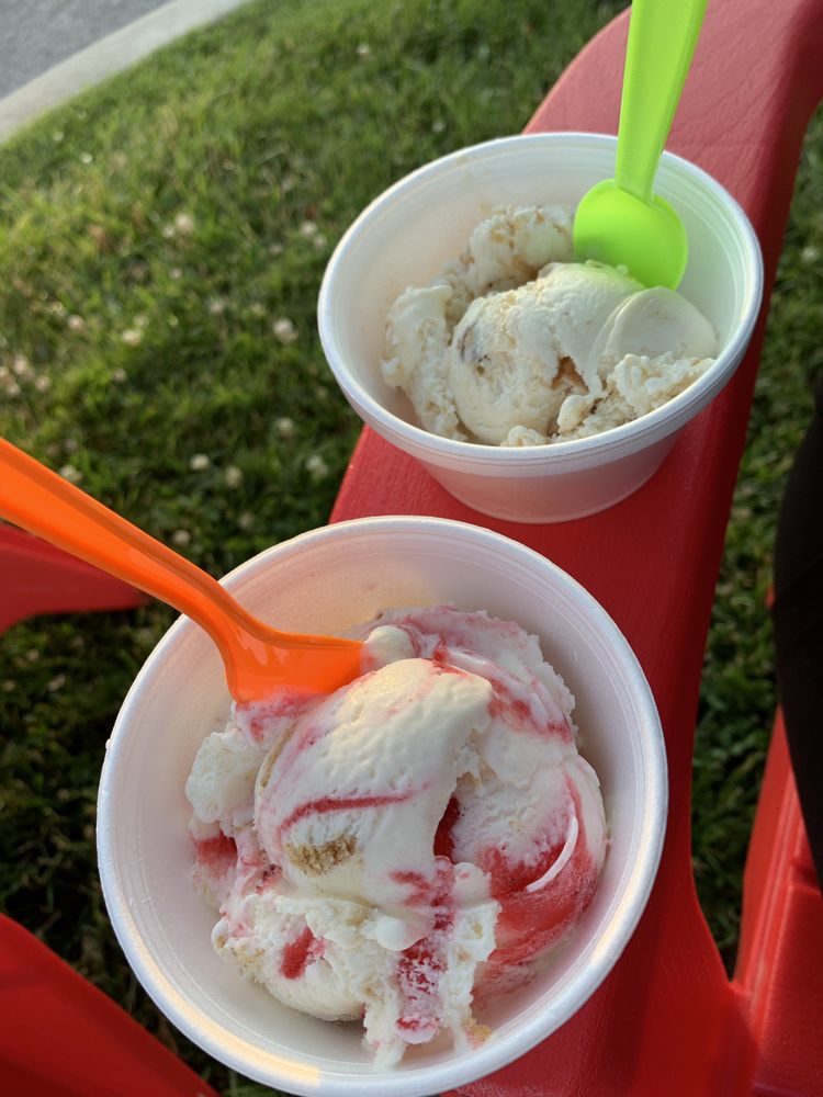 SILVER DIPPER ICE CREAM - 19 Photos & 24 Reviews - 307 Sagamore Pkwy W ...