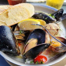 SALTY GIRLS - SEQUIM SEAFOOD - Updated October 2024 - 426 Photos & 434 ...