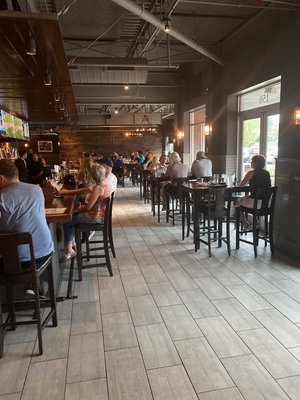 THE NEIGHBORHOOD TAVERN - 55 Photos & 93 Reviews - 318 Main St ...