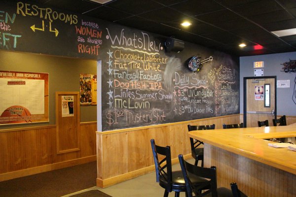 SLUGGERS SPORTS BAR & GRILL - Updated January 2026 - 2222 E Northland ...