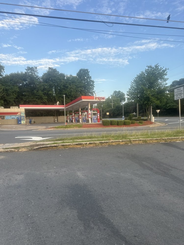 EXXON - Updated October 2025 - 18 Photos - 8715 Lee Hwy, Fairfax ...