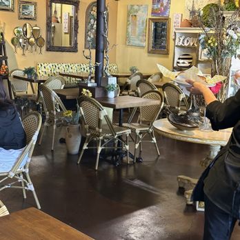 YELLOW VASE - Updated September 2025 - 905 Photos & 552 Reviews - 31248 ...