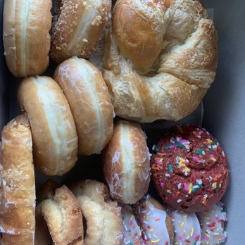 SUN’S DONUTS - Updated June 2024 - 24 Photos & 35 Reviews - 11 E 12th ...