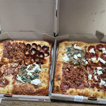 FIVE SQUARED PIZZA - Updated January 2025 - 39 Photos & 34 Reviews - 1332 N Halsted St, Chicago ...