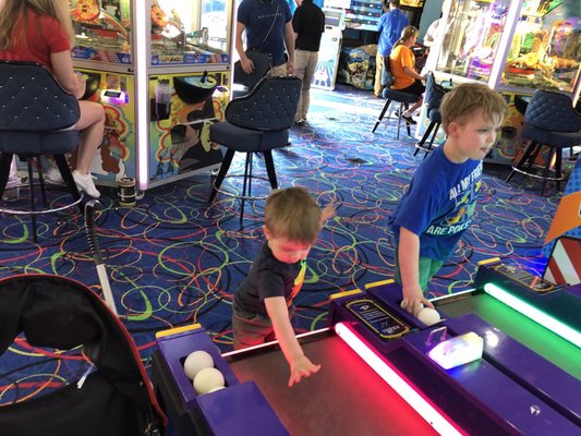 BIG TOP ARCADE - 21 Photos & 23 Reviews - 3275 Pkwy, Pigeon Forge ...