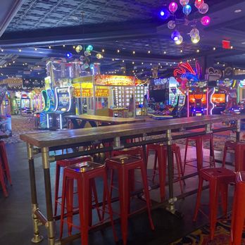 LUCKY SNAKE ARCADE & SPORTS BAR AT SHOWBOAT - Updated September 2025 ...