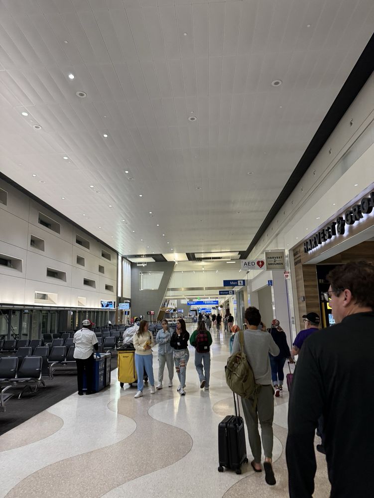 FORT LAUDERDALE INTERNATIONAL AIRPORT - TERMINAL 4 - Updated September ...