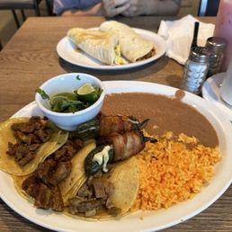 TRES BETOS TAQUERIA - Updated December 2025 - 220 Photos & 176 Reviews ...