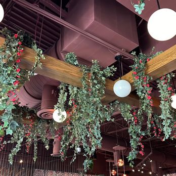 PUTTERY - Updated August 2024 - 537 Photos & 317 Reviews - 1818 ...