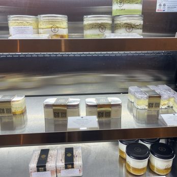 YU CAKE - Updated June 2025 - 351 Photos & 239 Reviews - 3333 Bristol ...