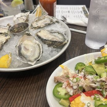 604 CLUBHOUSE - Updated October 2025 - 634 Photos & 366 Reviews - 199 ...