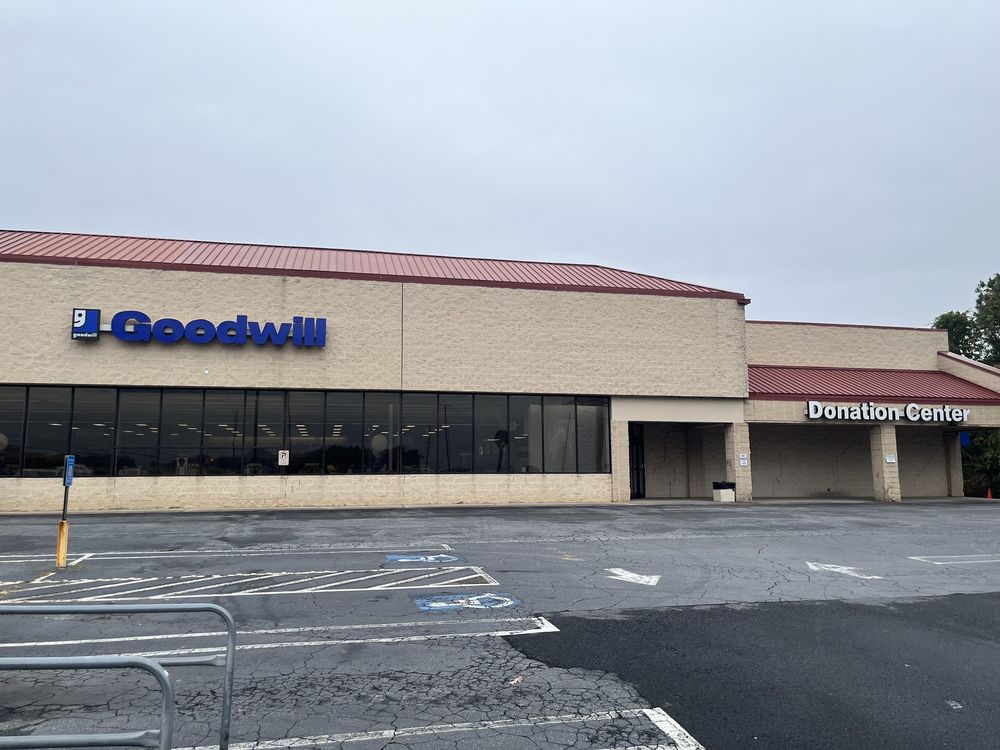 GOODWILL THRIFT STORE & DONATION CENTER - Updated January 2026 - 17 ...