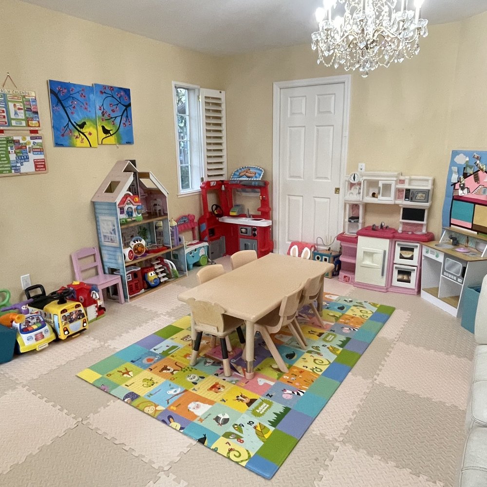 Home Daycare Setup In Living Room | Baci Living Room