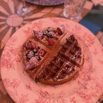 LITTLE HEN - HOUSTON - Updated February 2025 - 1155 Photos & 412 ...