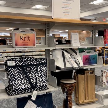 WALLINGFORD PUBLIC LIBRARY - Updated December 2025 - 76 Photos & 25 ...