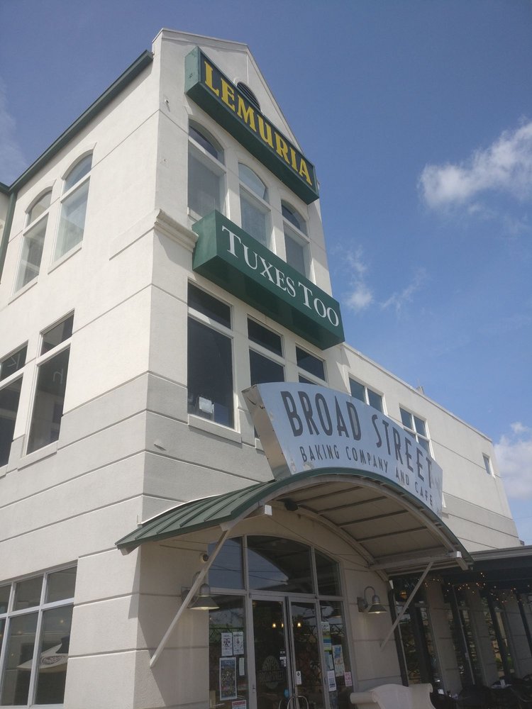 LEMURIA BOOK STORE - 40 Photos & 23 Reviews - 4465 I 55 N, Jackson, MS ...