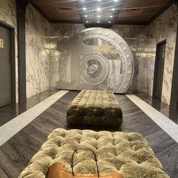 THE VAULT - Updated May 2024 - 211 Photos & 81 Reviews - 3120 Donald ...