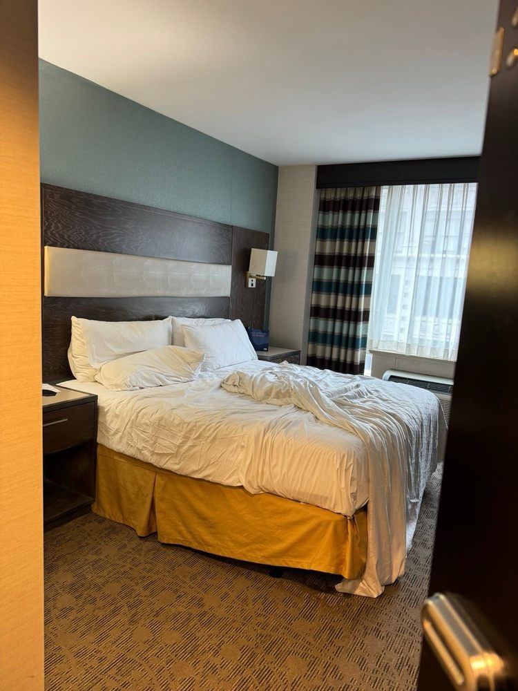 HOLIDAY INN EXPRESS MANHATTAN TIMES SQUARE SOUTH - Updated September ...