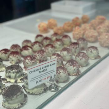 HAMPTON CHOCOLATE FACTORY - Updated June 2025 - 570 Photos & 226 ...