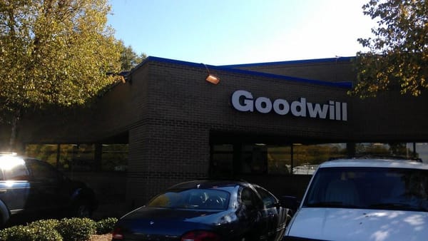 GOODWILL - SOUTH BLVD - Updated December 2024 - 10 Photos & 14 Reviews ...