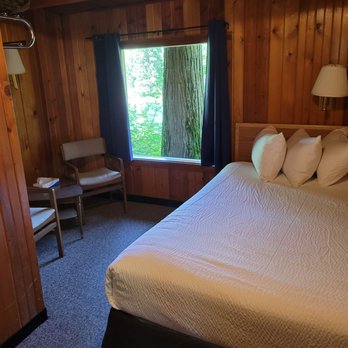 APGAR VILLAGE LODGE - Updated December 2025 - 46 Photos & 15 Reviews ...