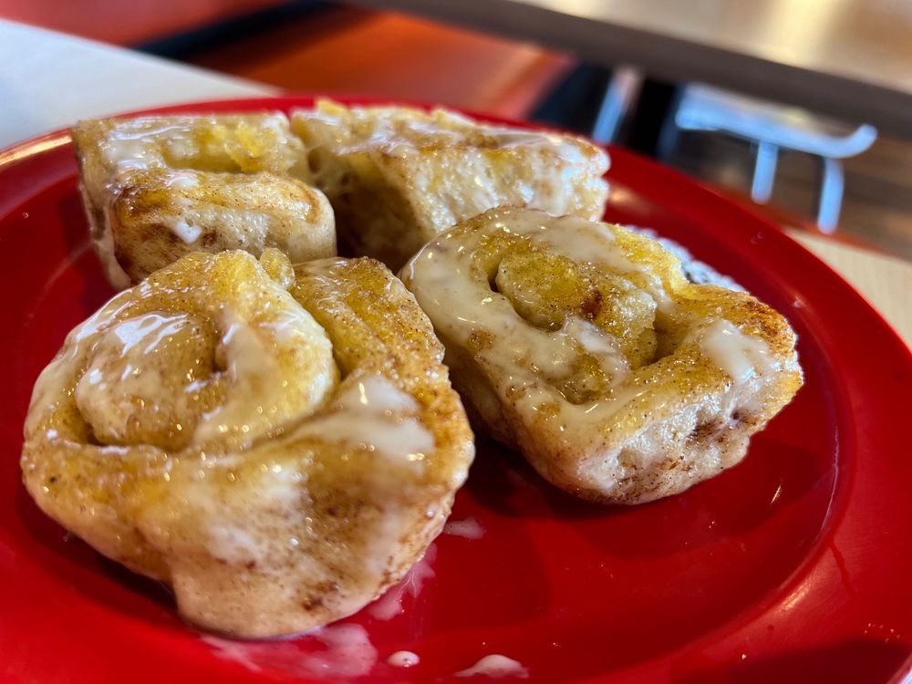 CICIS PIZZA - Updated April 2025 - 16 Photos & 28 Reviews - 1708 E 2nd ...