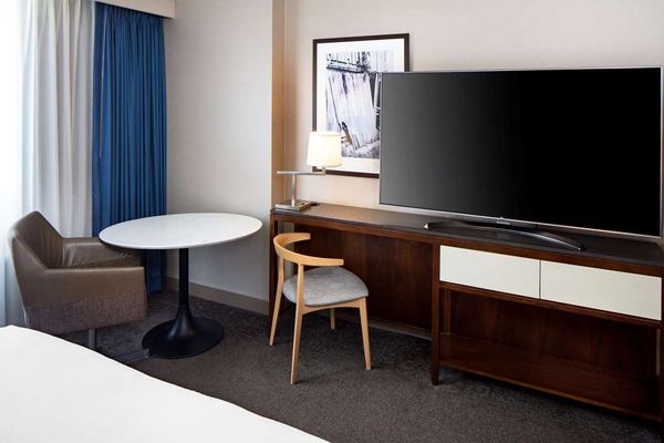 HYATT REGENCY WICHITA - 168 Photos & 105 Reviews - 400 W Waterman St ...