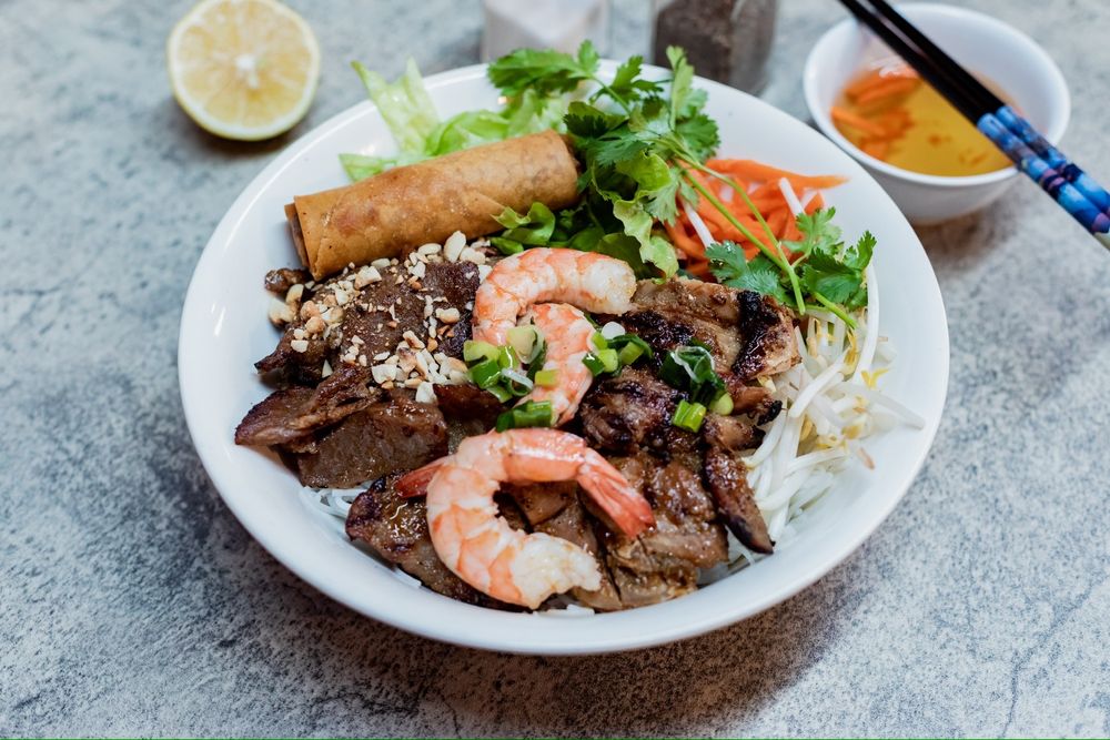 PHO VI VI - Updated October 2025 - 30 Photos - 4835 Fairmont Pkwy ...