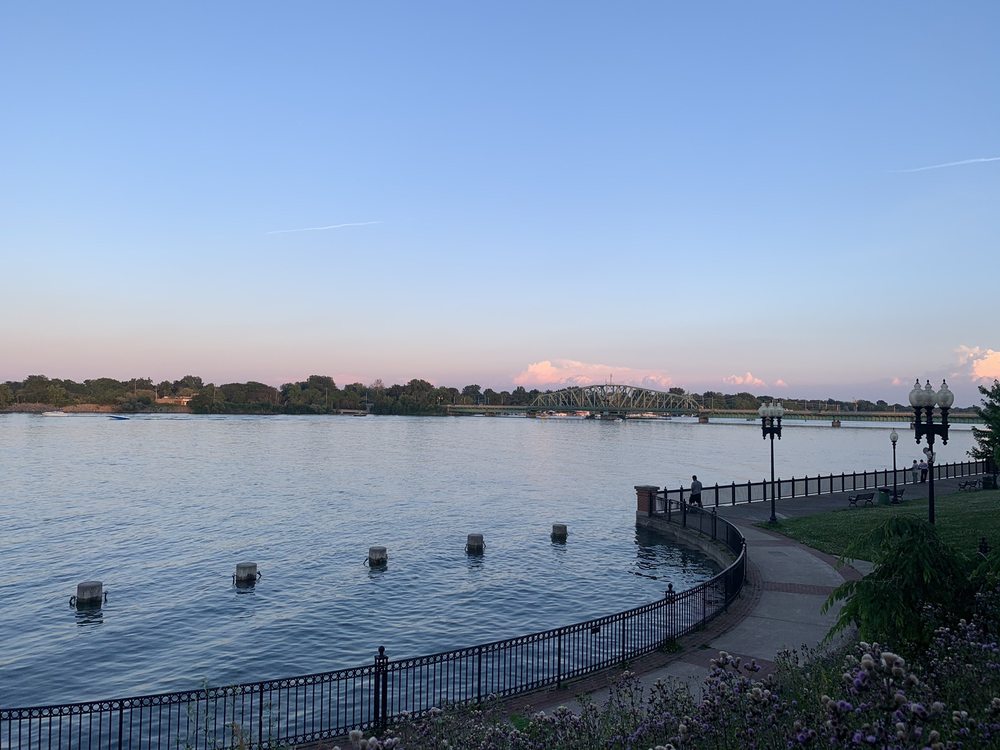 CHATEAU ON THE RIVER - 4250 Elizabeth Park Dr, Trenton, Michigan ...