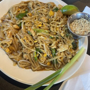 ARROY - Updated August 2025 - 49 Photos & 28 Reviews - 800 W St Germain ...