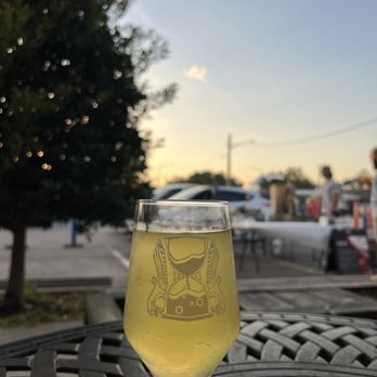 HOURGLASS BREWING AT HOURGLASS DISTRICT - Updated July 2024 - 437 ...