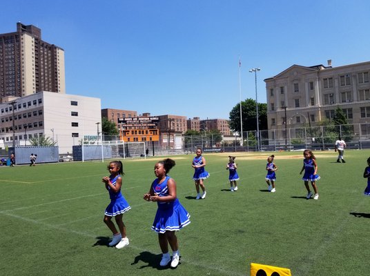 BRONX GIANTS YOUTH FOOTBALL AND CHEER - 24 Photos - 800 E Gun Hill Rd ...