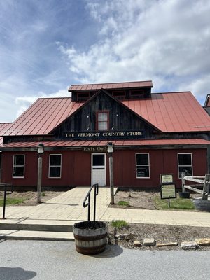 THE VERMONT COUNTRY STORE - Updated May 2025 - 158 Photos & 107 Reviews ...