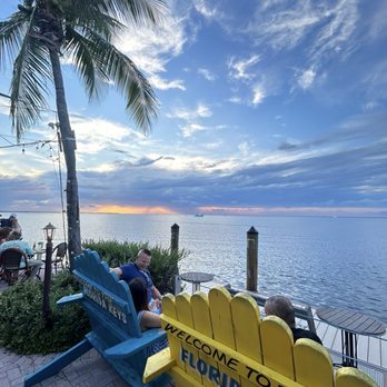 SUNDOWNERS - Updated October 2025 - 1290 Photos & 1144 Reviews - 103900 ...