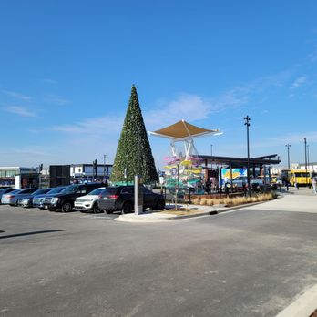 TANGER OUTLETS NASHVILLE - Updated February 2025 - 35 Photos & 21 ...