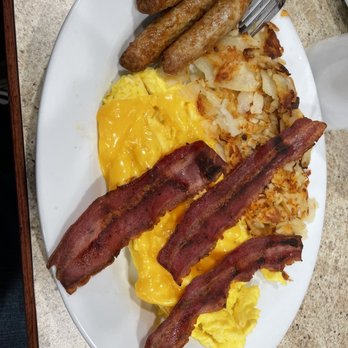 THE PILGRIM DINER - Updated September 2024 - 97 Photos & 210 Reviews ...